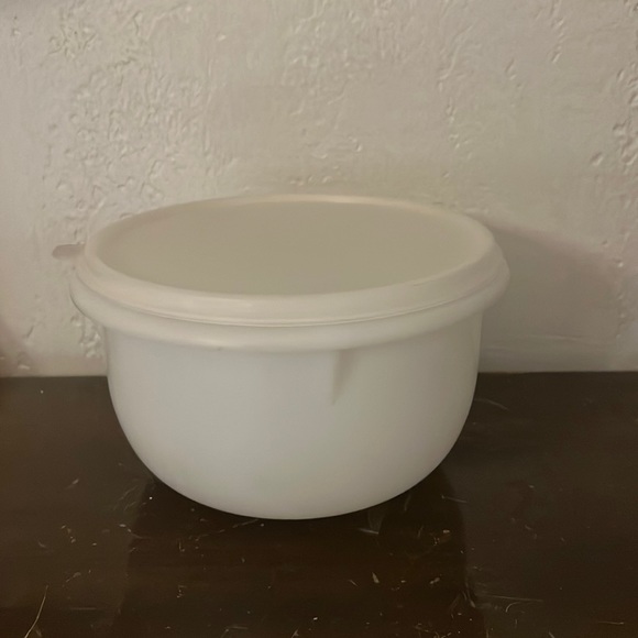 Tupperware | Kitchen | Vintage Tupperware Bowl With Lid | Poshmark